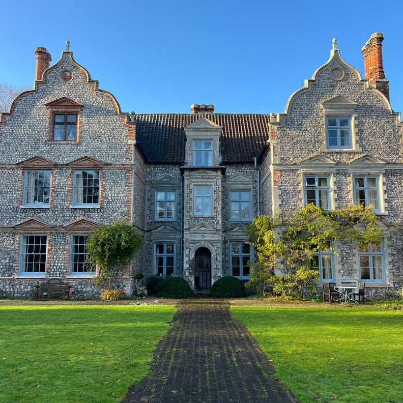 Christmas Special - Episode 5 - Wiveton Hall with Desmond MacCarthy ...